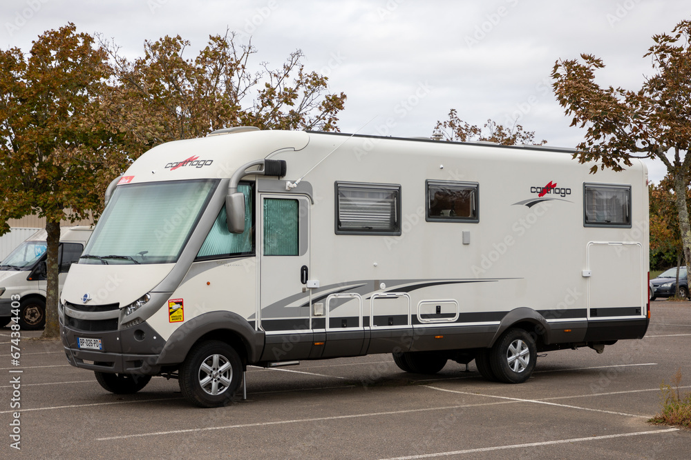 Iveco Daily CARTHAGO INTÉGRAL CHIC HIGH-LINE 62 QB RV motorhome ...