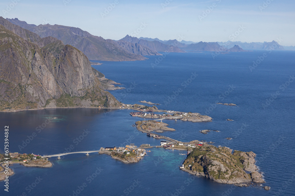 Hike to Reinebringen (via Sherpa steps) with a particularly great view ...