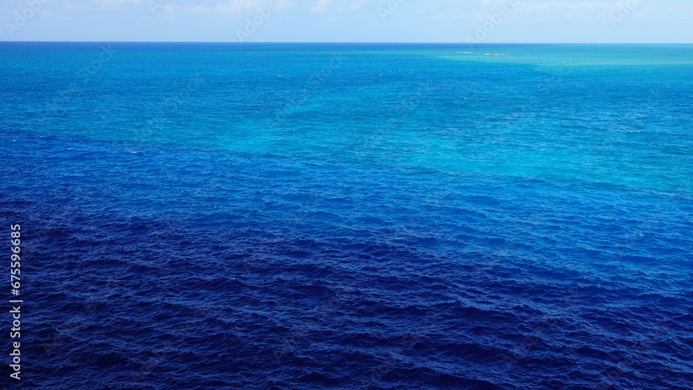 Beautiful turquoise, cerulean blue and azure water of the Bahamas , North Bimini, Bahamas ...