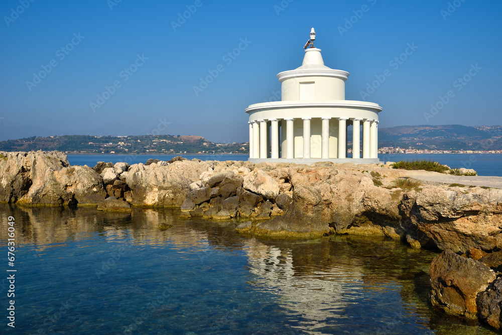 View of Saint Theodore lighthouse in Argostoli on Kefalonia, the ...