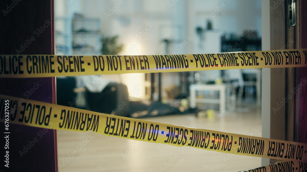 Foto Stock Do not enter police crime scene tape securing the apartment ...
