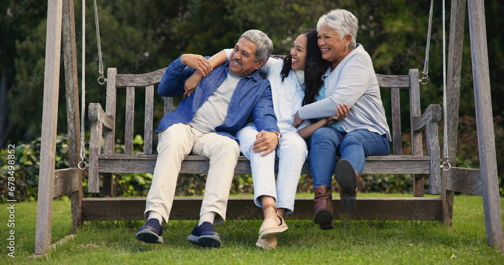 Foto Stock Senior parents, hug or woman on bench with laughing, nature ...