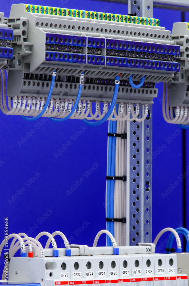 Screw electrical pass-through terminals for connecting electrical ...