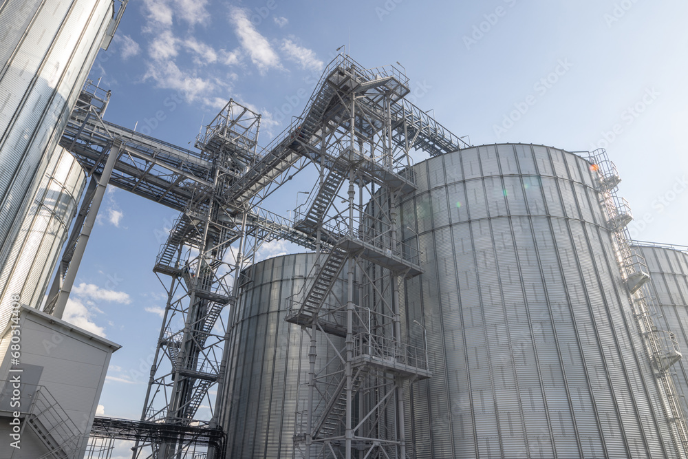 Modern industrial grain Elevator for grain storage. Steel silos for ...