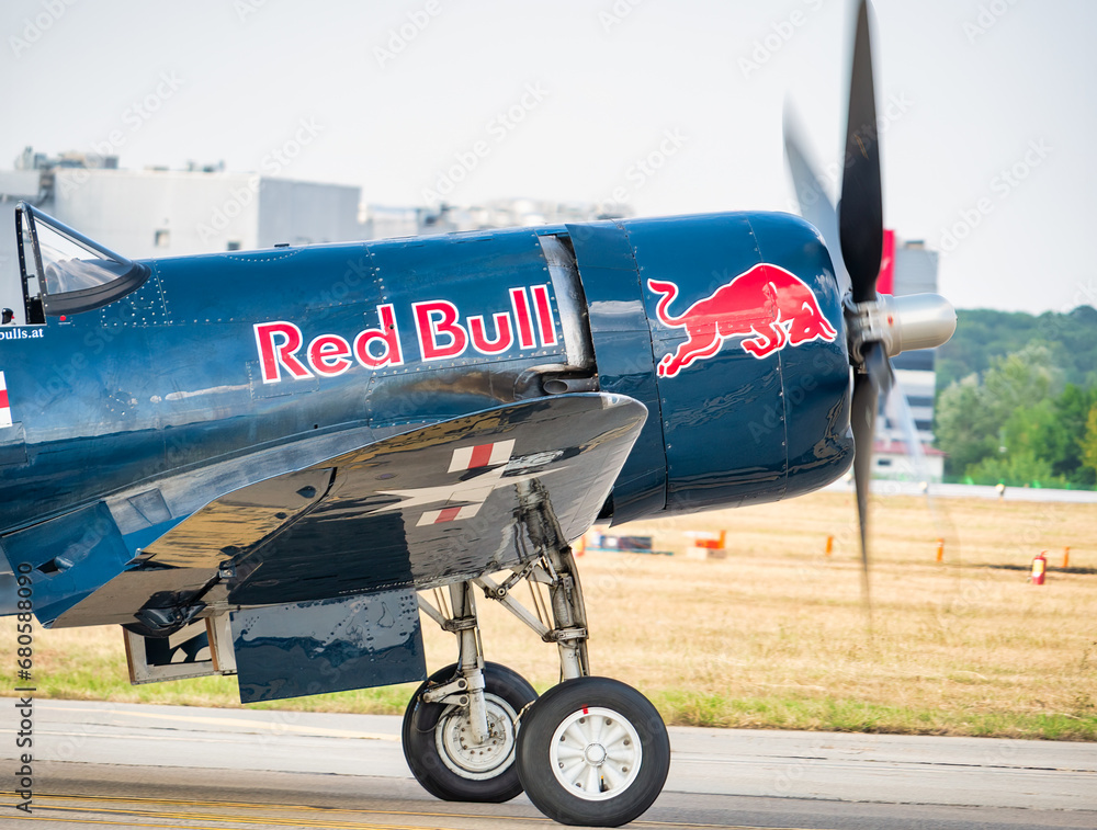 Foto de Bucharest, Romania -August 25 2023: Red Bull logo livery on a ...