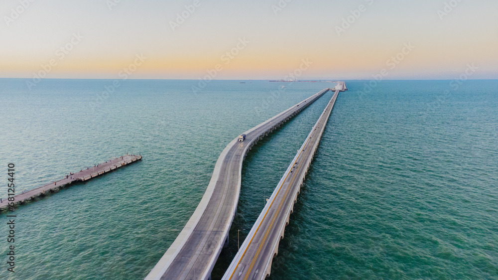 El muelle más largo del mundo. Progreso, Yucatán. Stock Photo | Adobe Stock