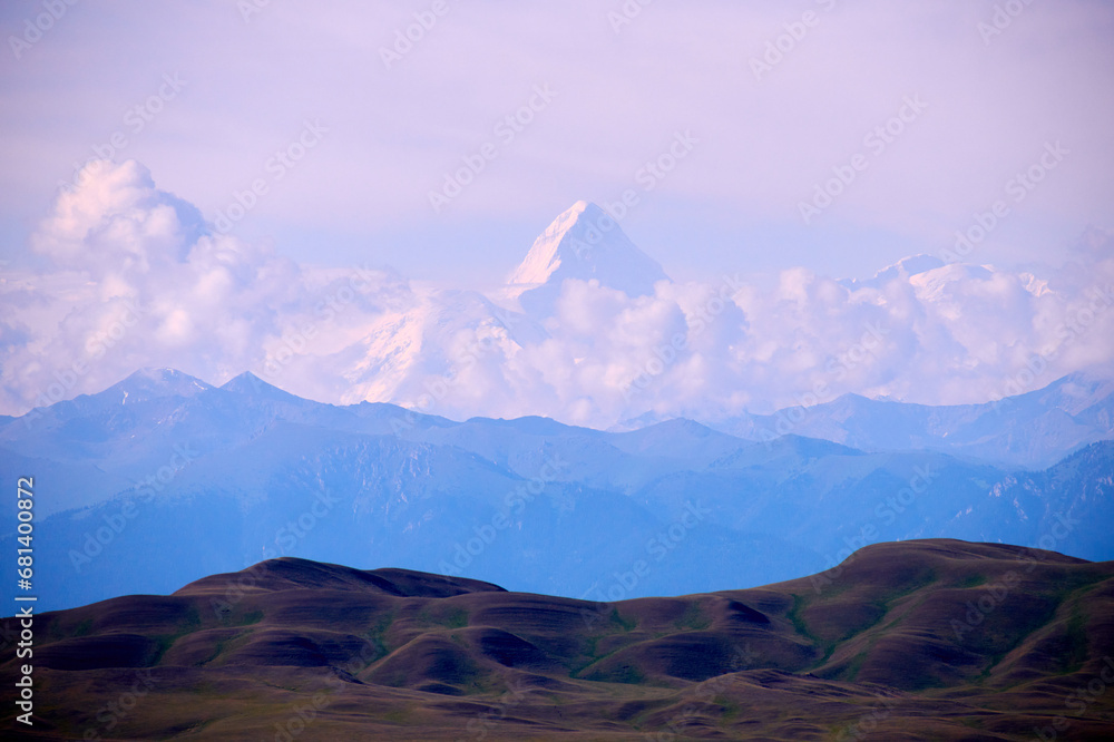 Khan-Tengri peak . Khan Tengri is a mountain of the Tian Shan mountain ...