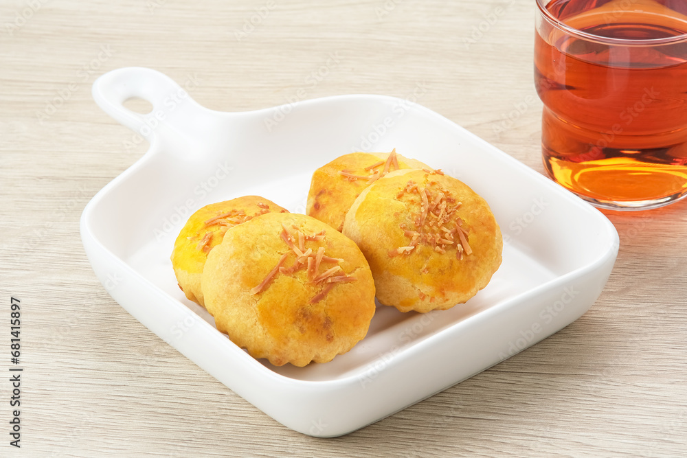 Pia Crispy with cheese filling, pastry with layered smooth skin texture ...