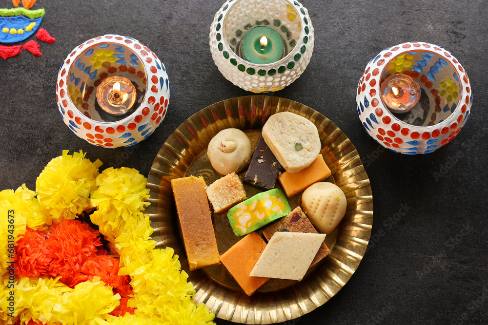 Fototapeta kuchenna Diwali sweets Gujiya barfi Motichoor Laddu Rasmalai ...