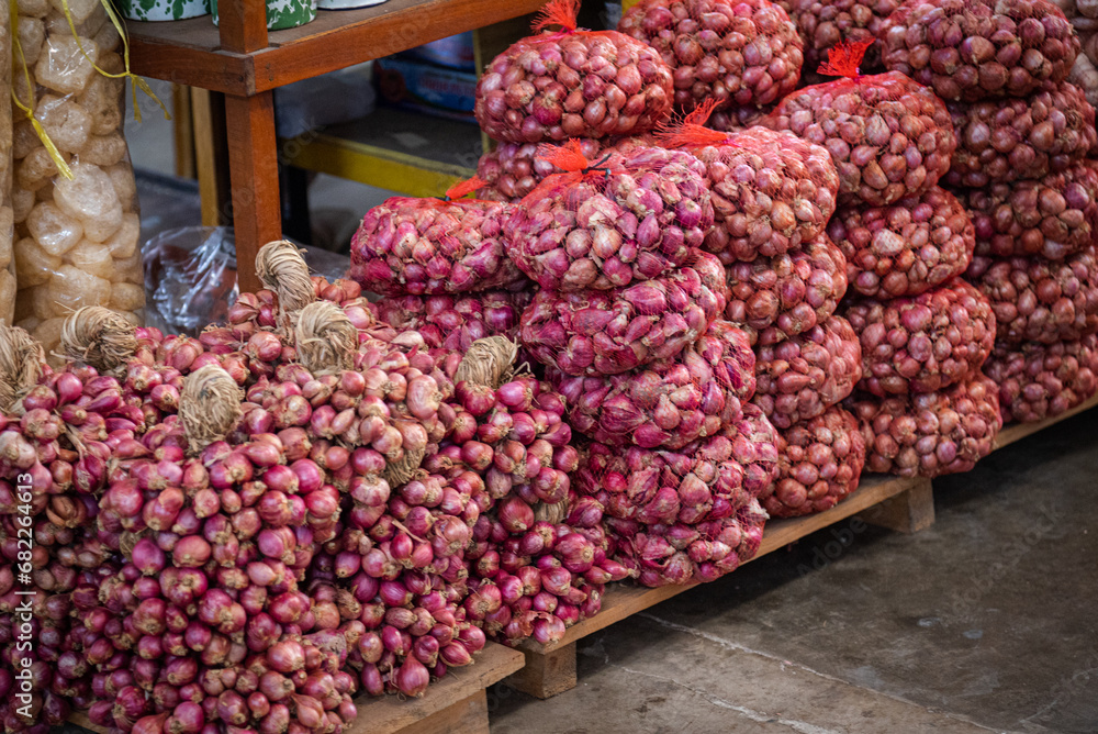 Allium cepa or Allium ascalonicum, The shallot are used in cooking ...