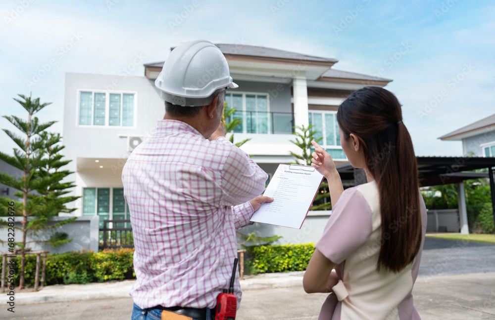 Senior home inspector explains Inspection results with homeowner ...