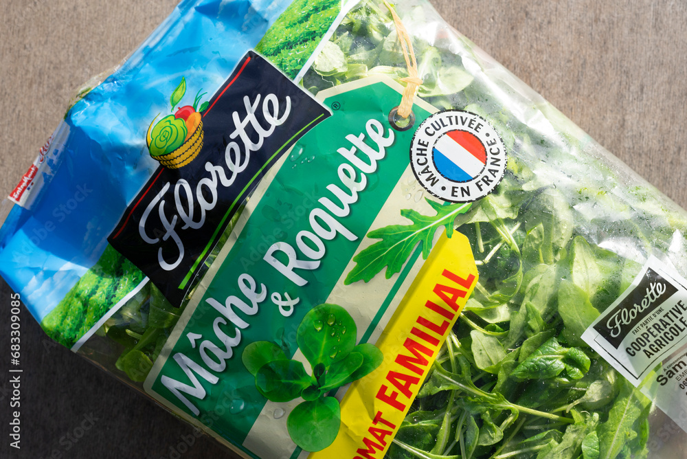 Grand sachet de mâche et roquette de la marque Florette du groupe ...