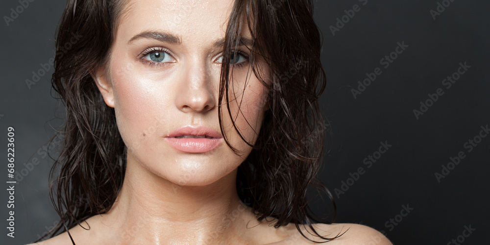 Beautiful woman with beauty face and healthy facial skin close up ...