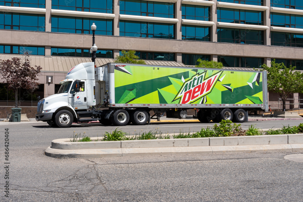 Foto de A Mtn Dew truck on the street in Salt Lake City, Utah, USA, on ...