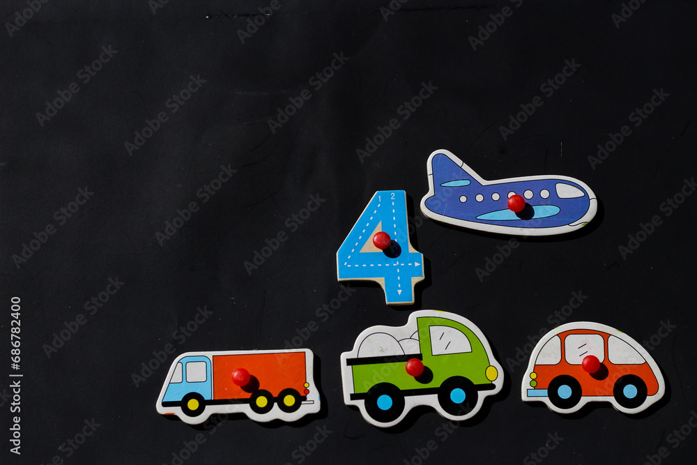 ilustración de números y transportes. Stock Photo | Adobe Stock