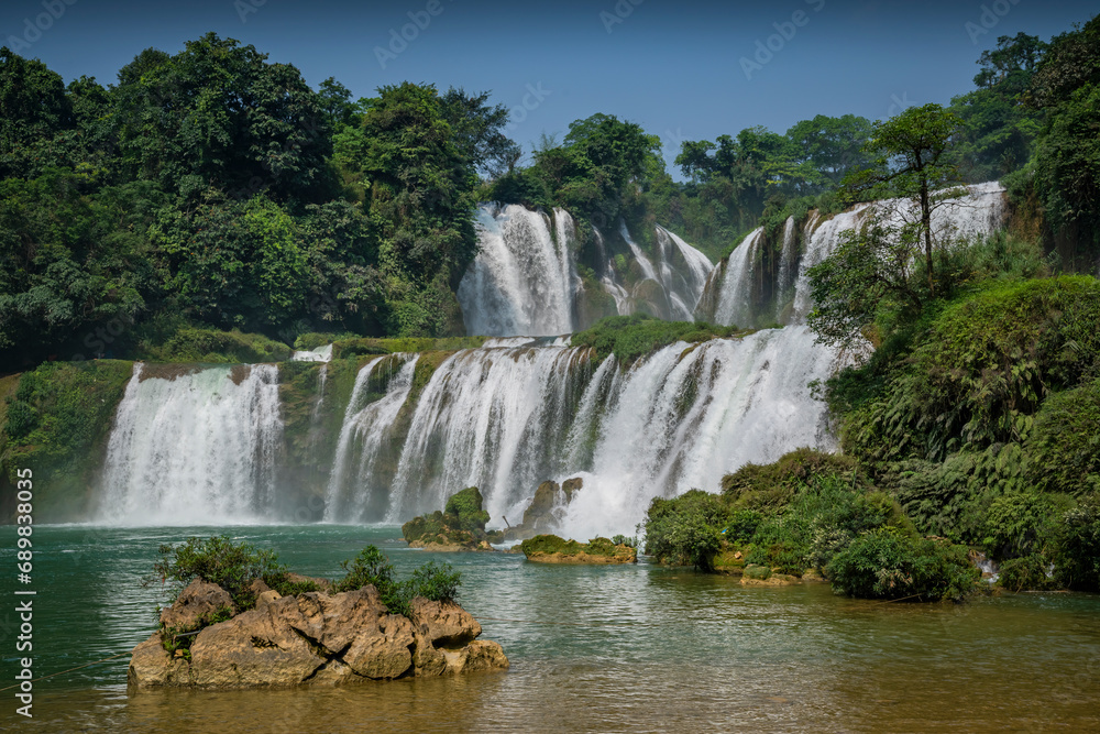 View of Ban Gioc Detian Falls along the Quay Son River on the Karst ...