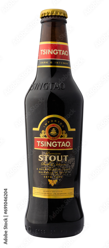 Bottle of dark Tsingtao Stout beer on a transparent background ...