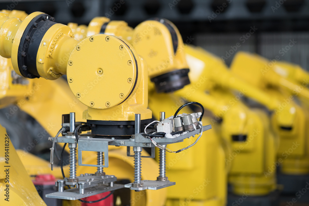 Autonomous robotics arms for manufacturing lines in robotic assembly ...