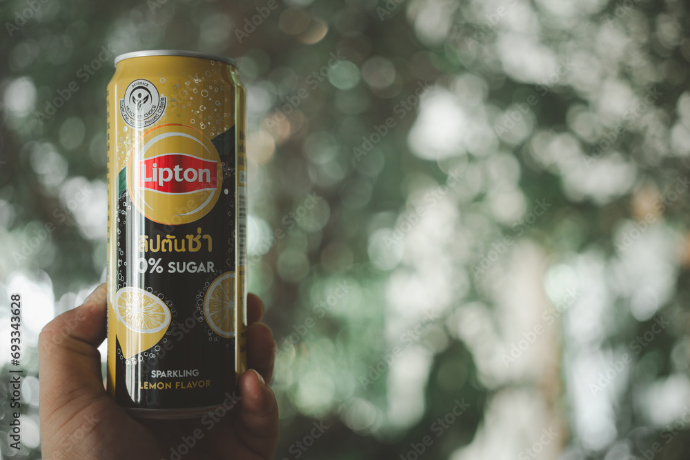 Bangkok, Thailand - December 15, 2023 : Man hand holding aluminium can ...