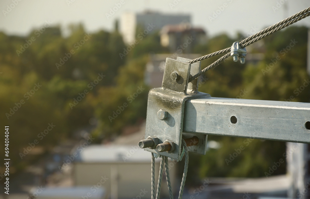 Rope lockers in ending of front beam of suspended wire rope platform ...