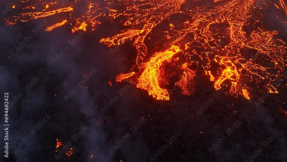 Vidéo Stock Branching lava stream from volcano eruption in Iceland 2023 ...