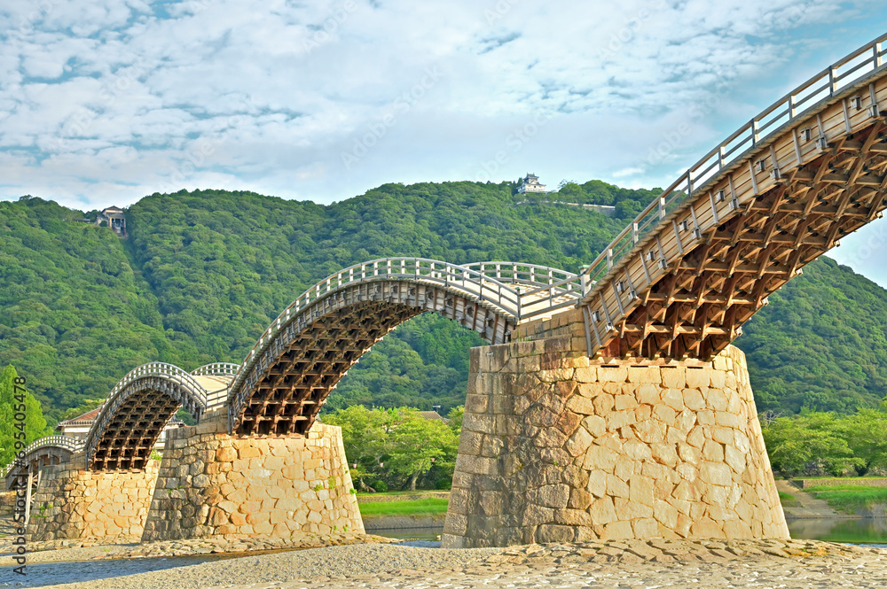 Kintaikyo Bridge and Iwakuni Castle behind it in Iwakuni city ...