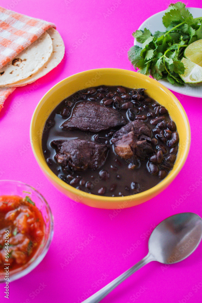 Frijol con puerco - imágenes, fotografías de comida yucateca ...