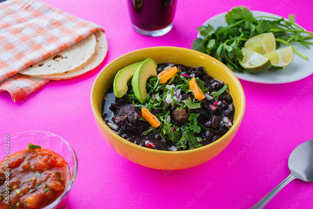 Frijol con puerco - imágenes, fotografías de comida yucateca ...