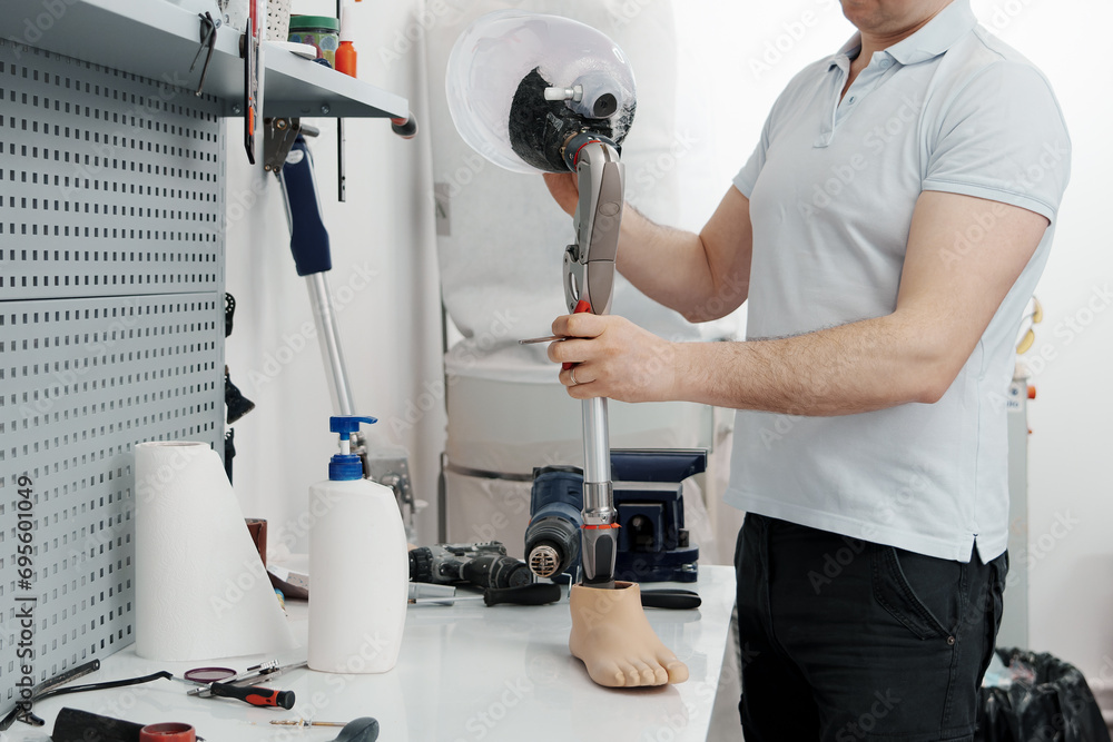 Crop anonymous manual worker fixing mechanism of new artificial limb ...
