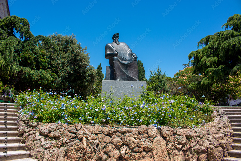 Peter Krešimir IV. Statue (Spomenik hrvatskom kralju Petru Krešimiru IV ...