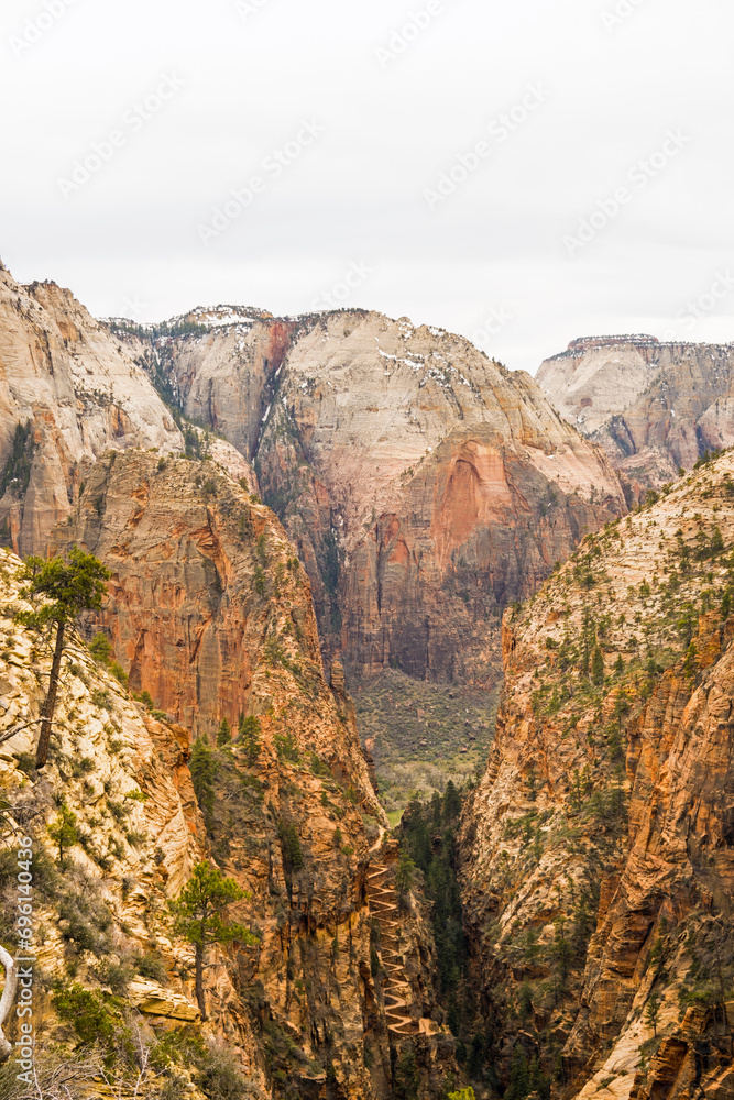 Canyon in Zion National Park with Walter's wiggles switchback trail in ...