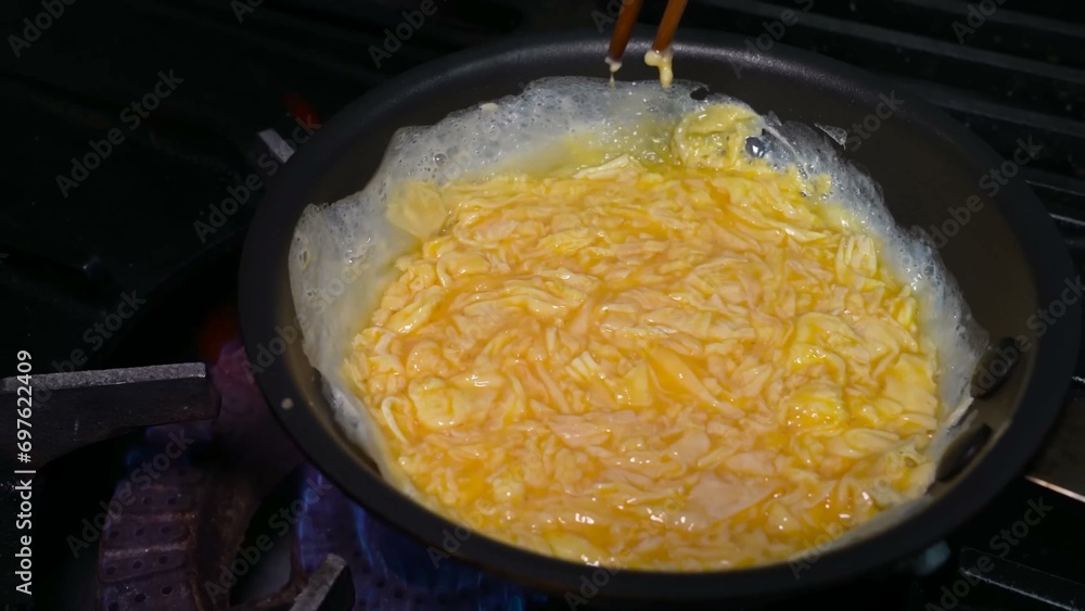 How to make a cheese omelette roll with a runny center, perfect for a ...