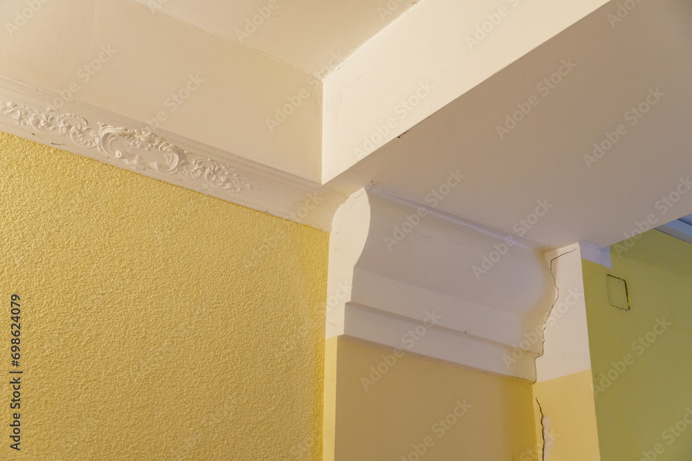 Ceiling moldings with an intricate crown in the inner corner. Home ...