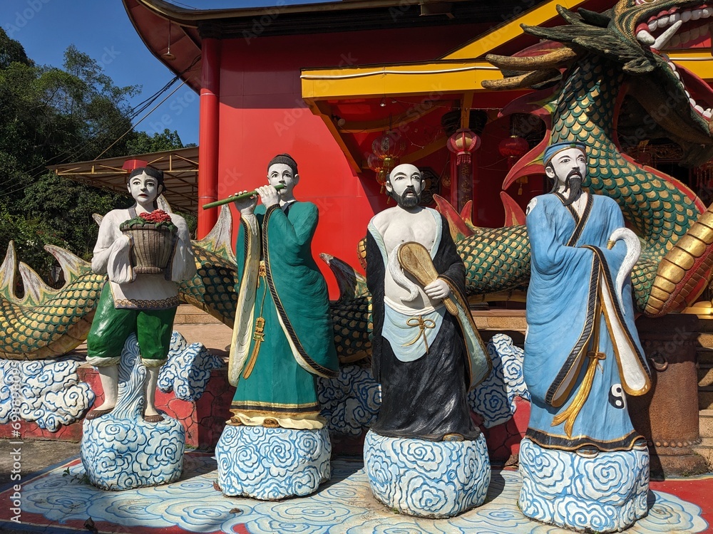 8 statues of gods in Confucian mythology line the Nan Shi Zu Temple ...