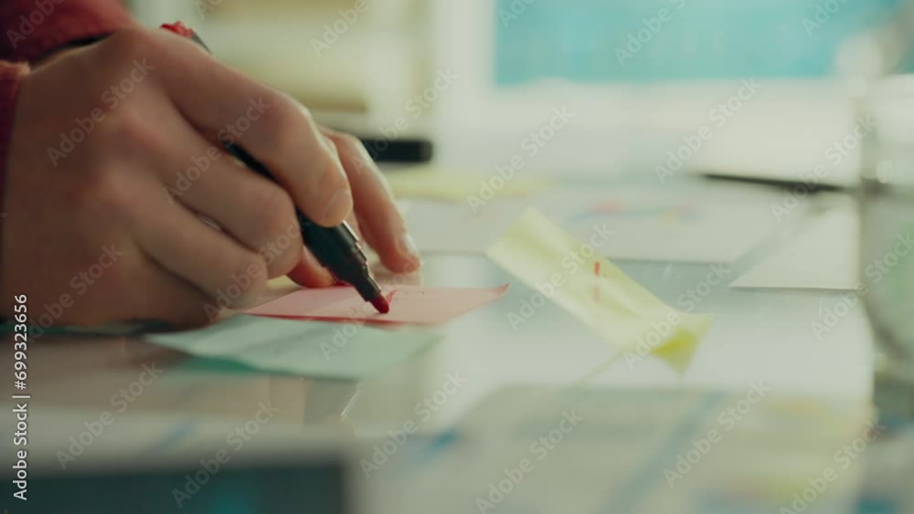 Vidéo Stock Label. Shirtless company employees carefully use maint ...