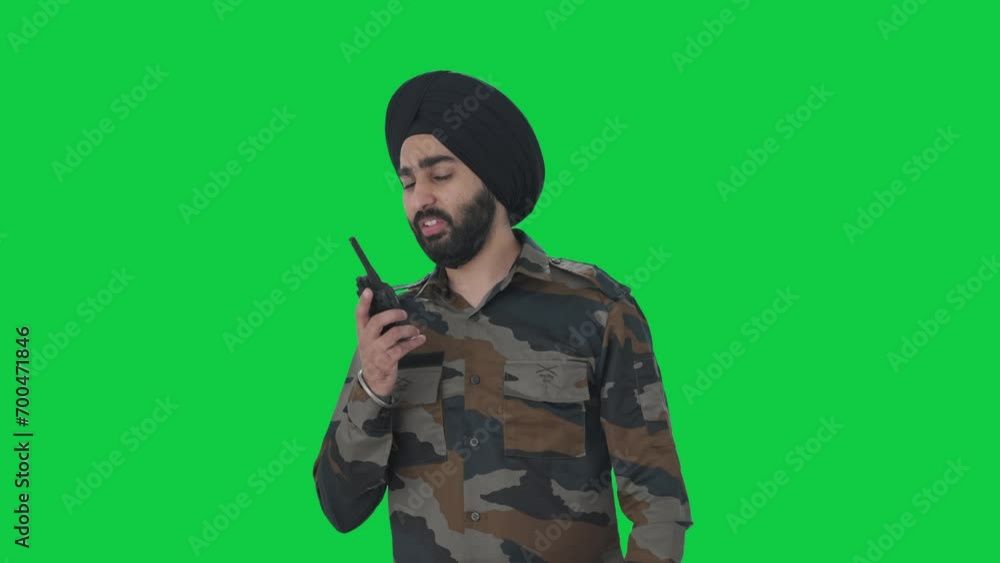 Vidéo Stock Angry Sikh Indian Army man giving shouting on walkie talkie ...