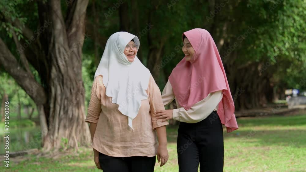 Vidéo Stock Muslim careful caregiver or nurse taking care of the ...