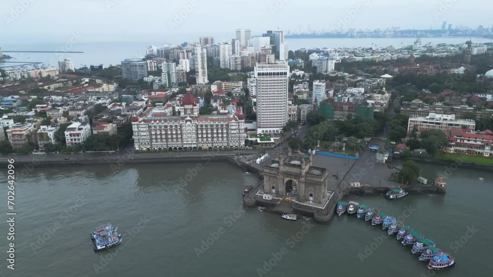 Vidéo Stock The Gateway of India is an arch-monument completed in 1924 ...