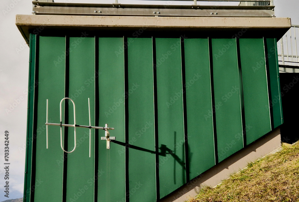 cladding of roof and perimeter with sheet metal, protects against ...