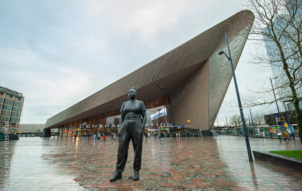 Rotterdam, Netherlands - Jan. 5, 2024: Four meter high bronze statue ...