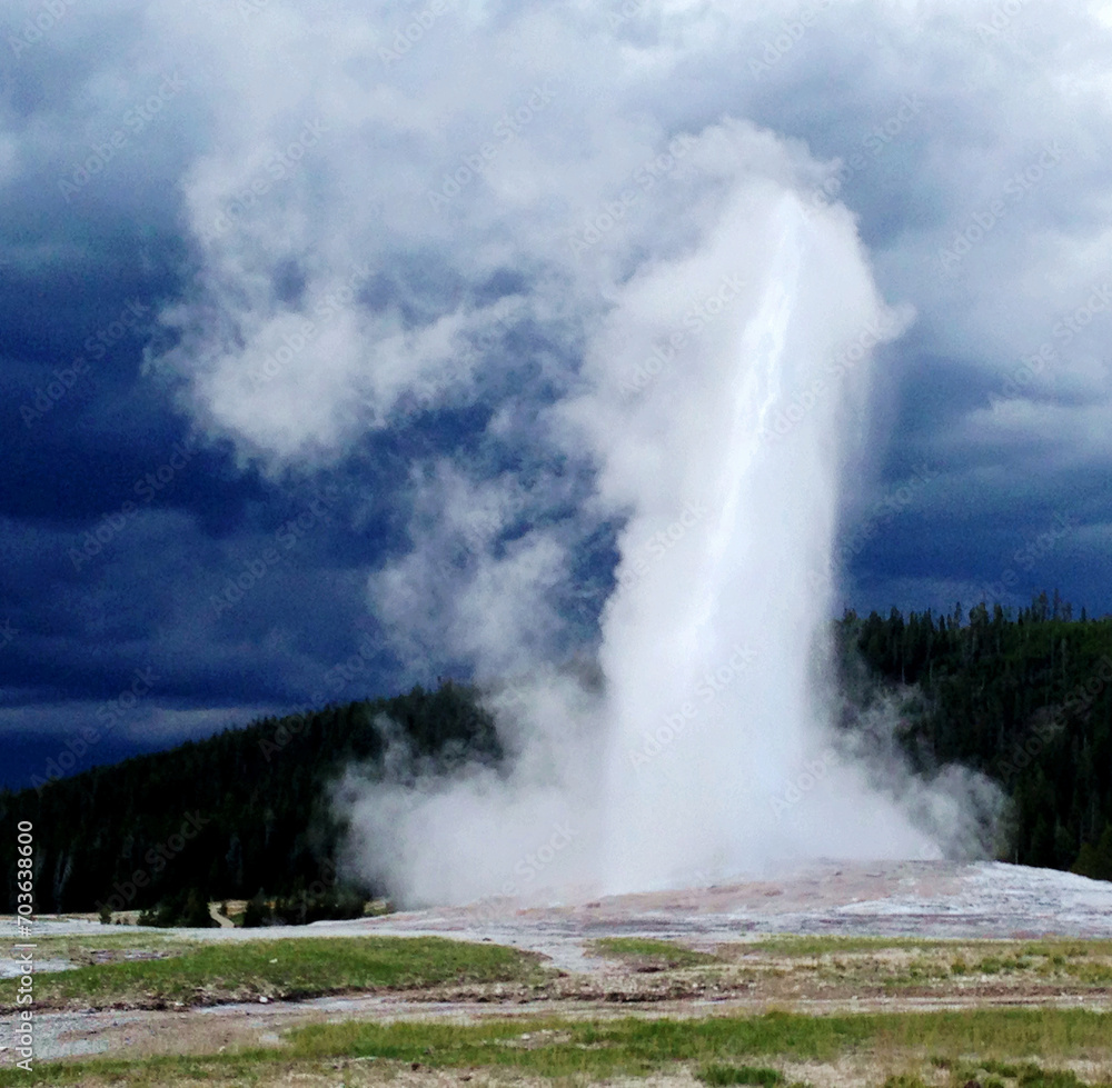 Spectacular panoramic views at Old Faithful Geyser in Yellowstone ...
