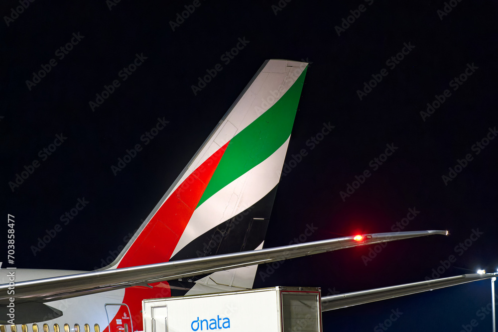 Foto de Tail of Emirates Boeing 777-300ER registration A6-EGR with ...