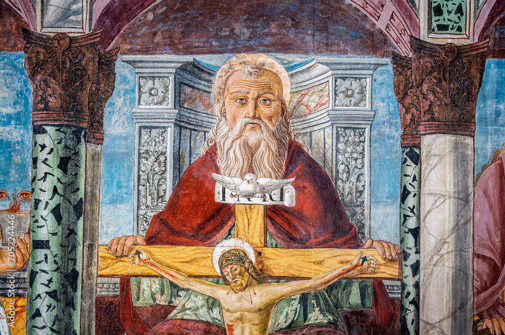 Architecture and art in the ancient fortified village of Valvasone ...