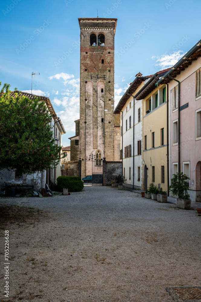 Architecture and art in the ancient fortified village of Valvasone ...