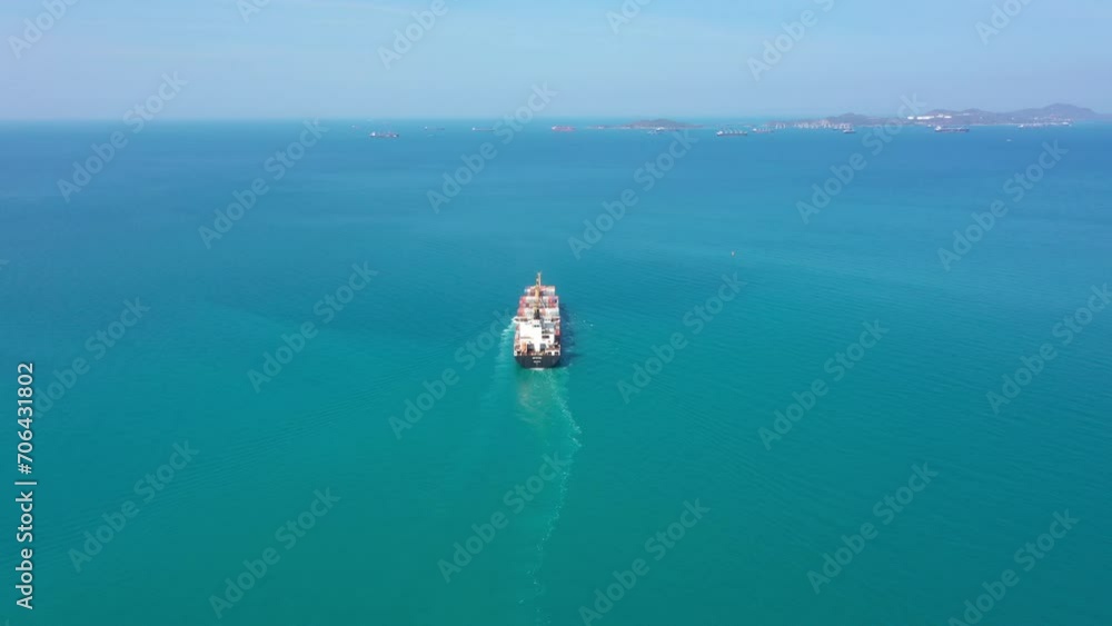 Vidéo Stock Rear view cargo container ship. Business logistic ...