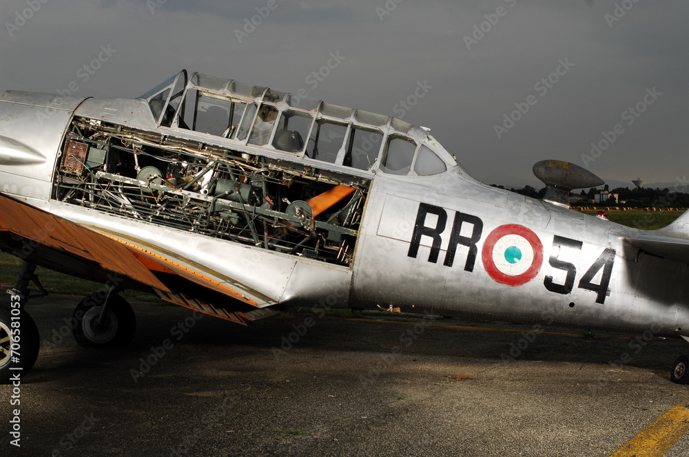 Image of the North American T-6 Texan, plane that was a single-engine ...