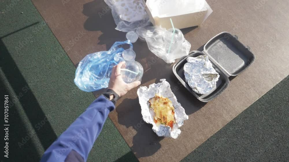 Vidéo Stock Plastic packaging waste, plastic containers for food ...