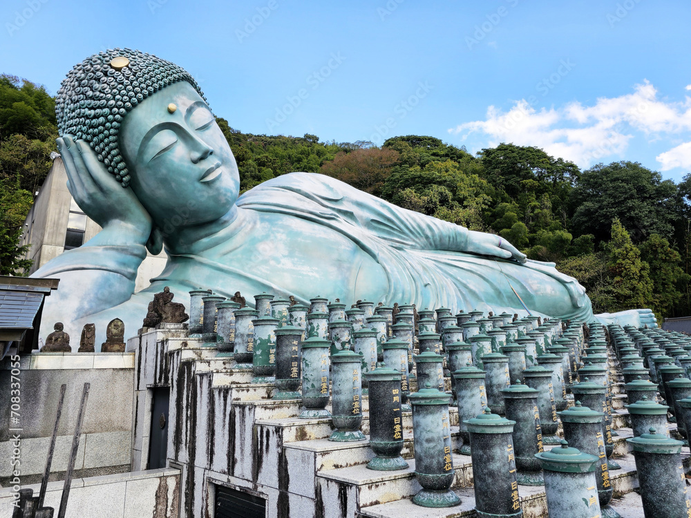 Zdjęcie Stock: FUKUOKA, JAPAN - NOVEMBER 14, 2023: Big Reclining buddha ...