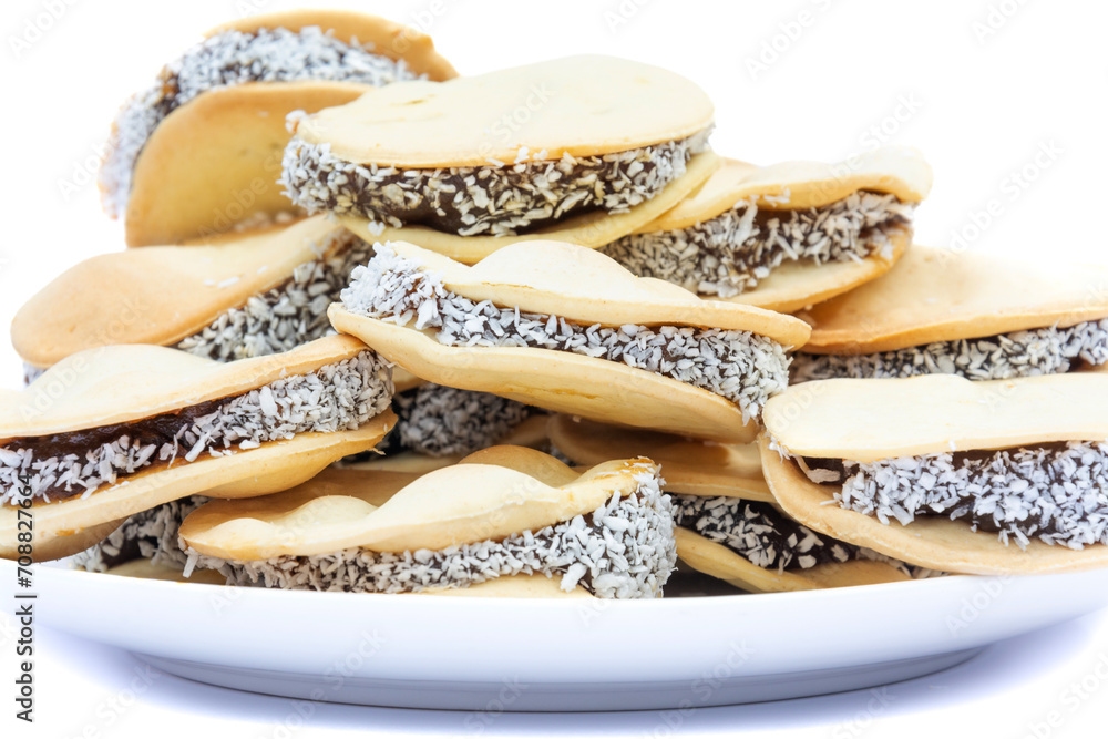 Alfajor (Hojarasca de Chancaca o manjar) Producto tradicional típico de ...