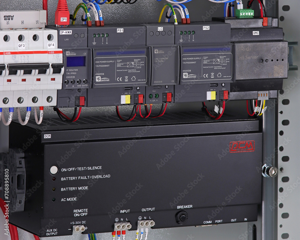 The automation module, controlled via the KNX data bus, is installed in ...